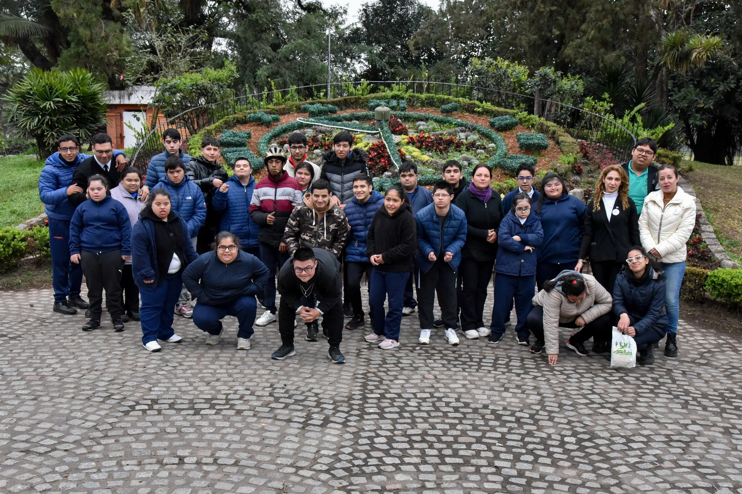 Alumnos del Instituto INPEA disfrutaron de un paseo en el Bus Turístico ...