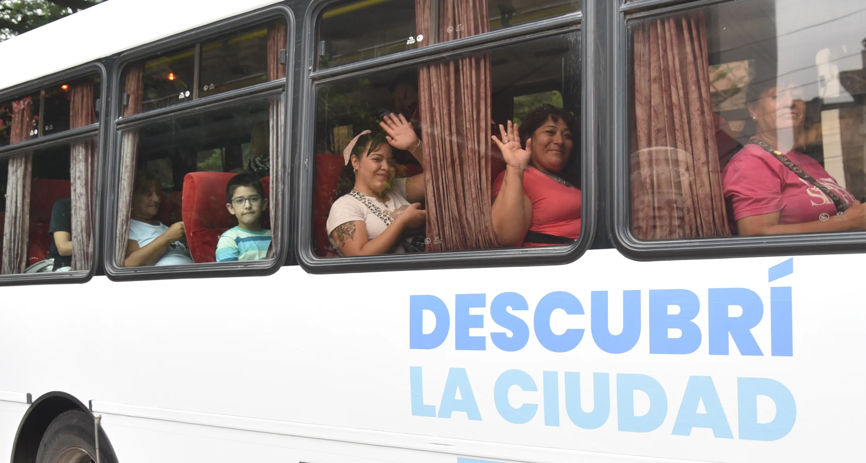 Para aprovechar el “finde XXL”: paseos gratuitos a bordo del Bus ...